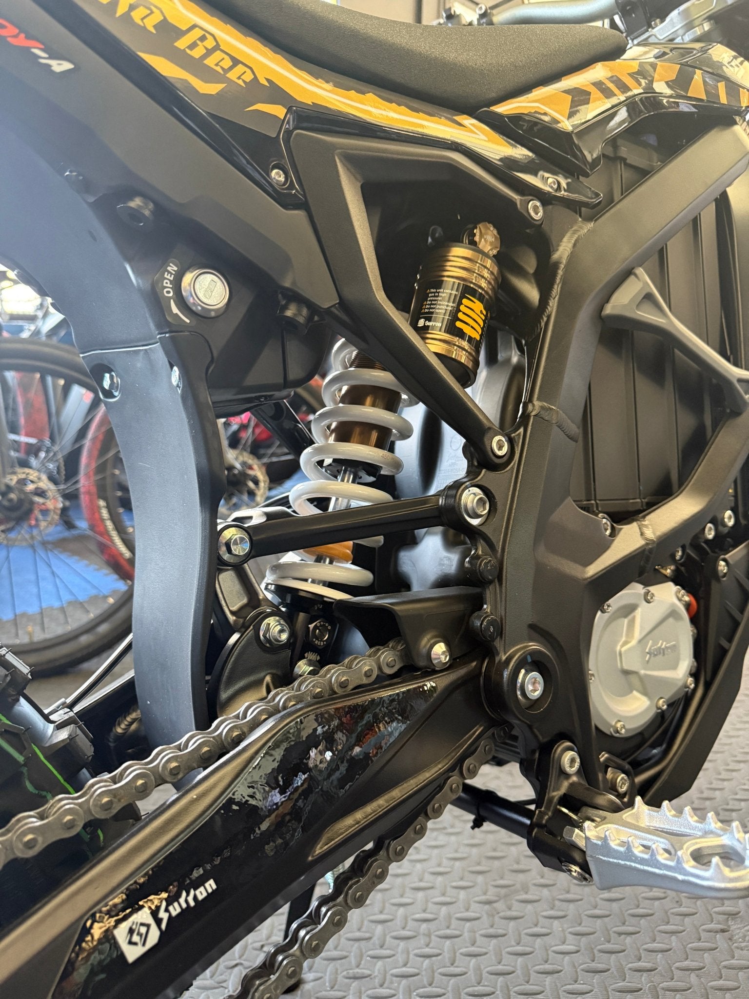 2025 Surron Ultra Bee 21kw Electric Dirt Bike **ASSEMBLED IN STORE ...